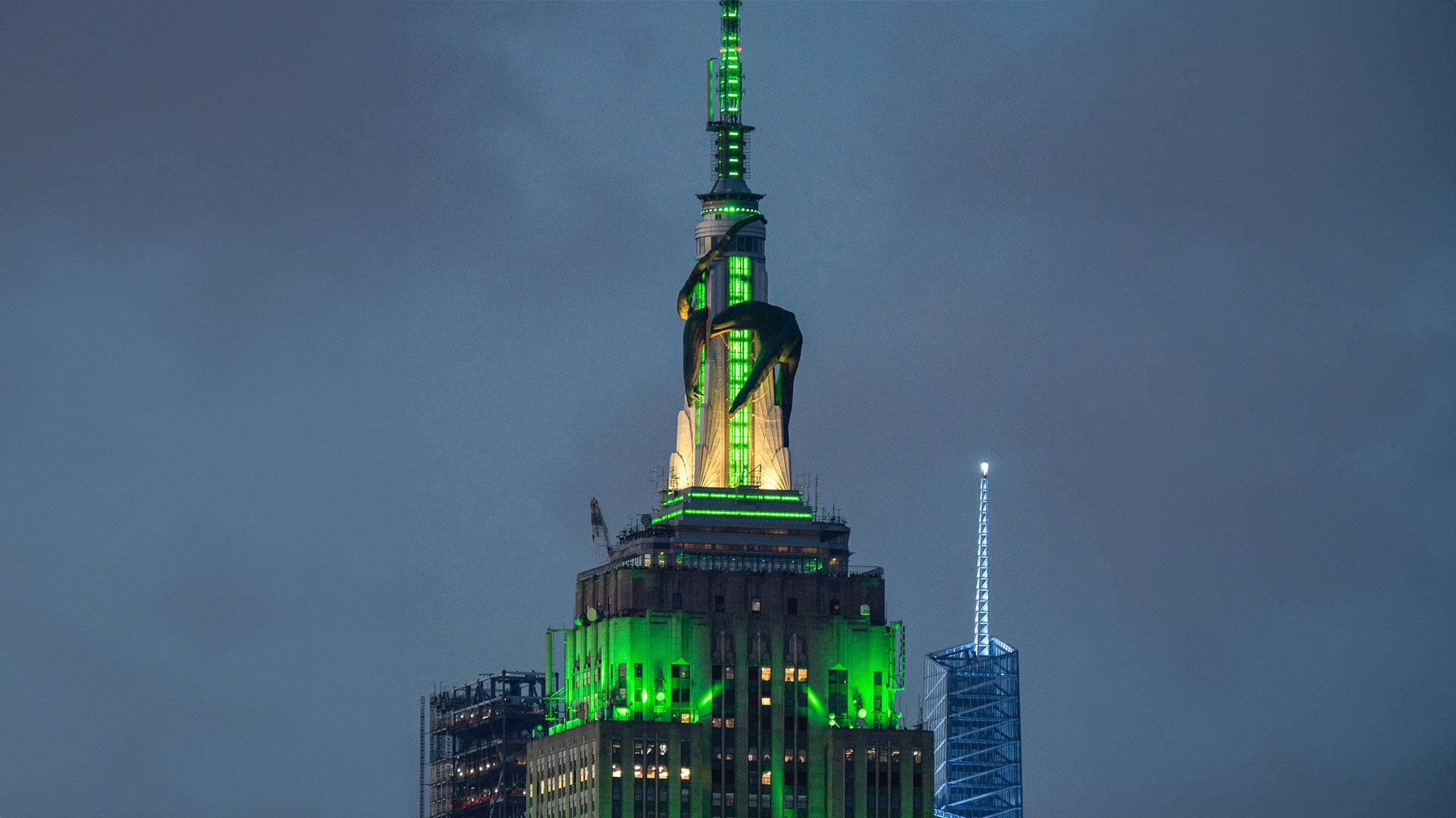 El Empire State Building estrena el Dragón Vhagar, de 270 pies