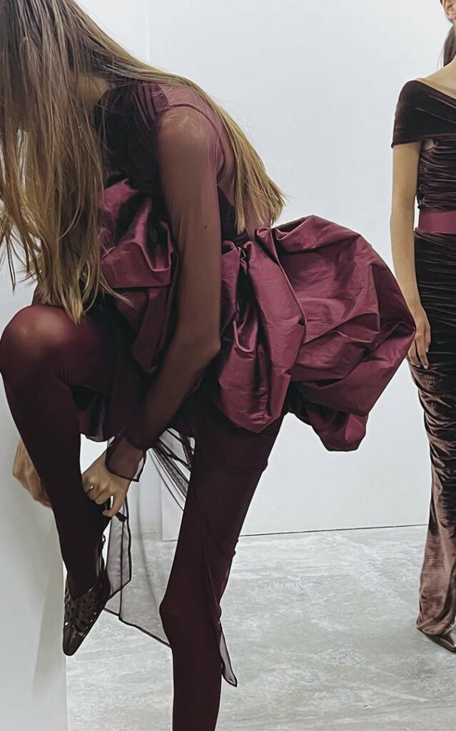 "Rosa América": Efraín Mogollón colección Primavera/Verano 2025 - Clx Icons