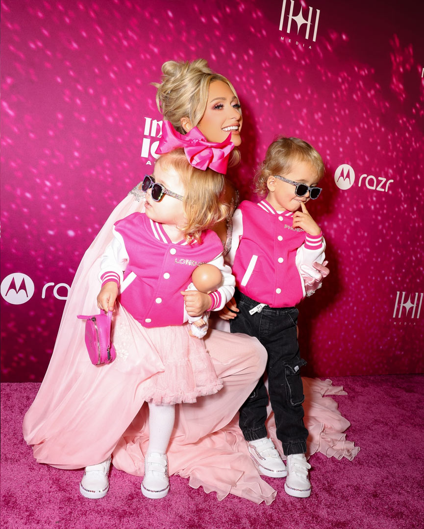 Paris Hilton brilla en la premiere de Infinite Icon A Visual Memoir